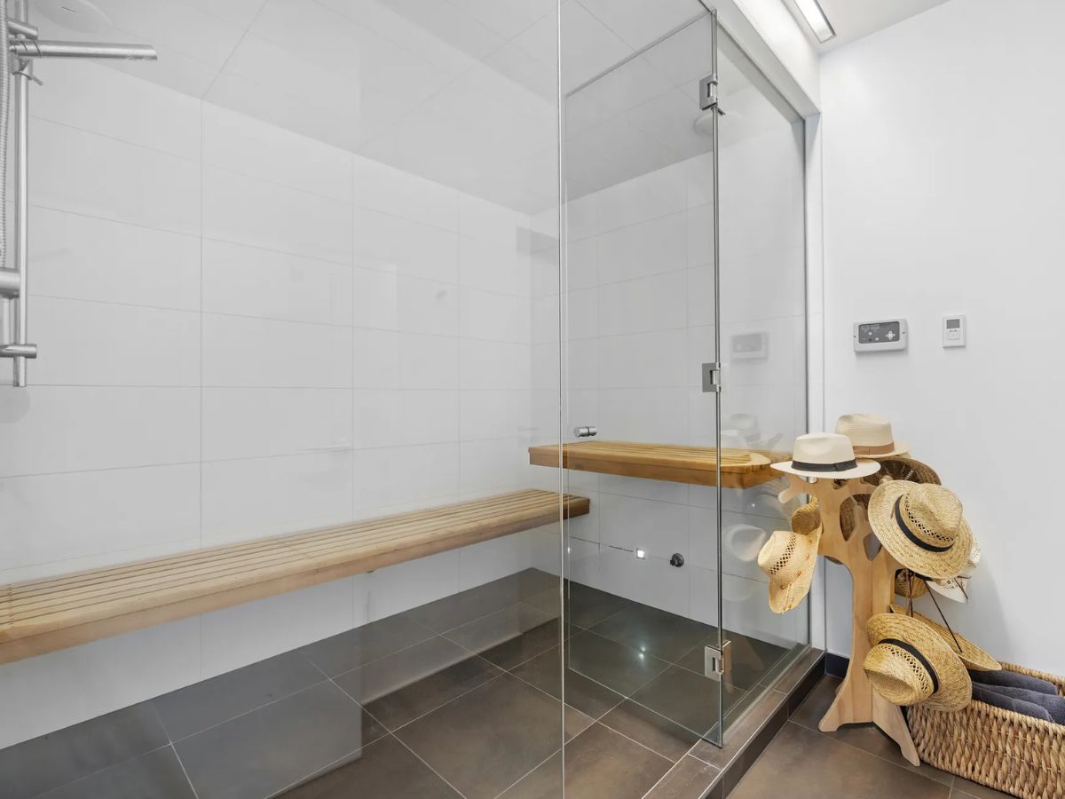 Infinity Heights - Queenstown Accommodation with Pool - MajorDomo