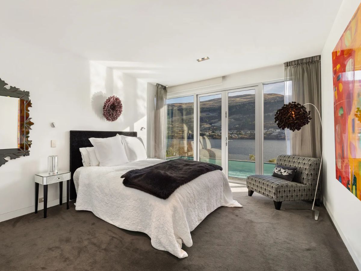 Infinity Heights - Queenstown Accommodation with Pool - MajorDomo