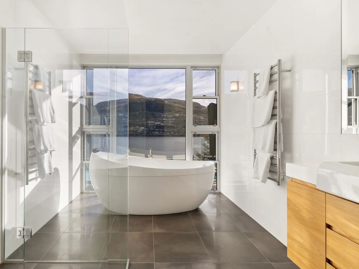 Infinity Heights - Queenstown Accommodation with Pool - MajorDomo